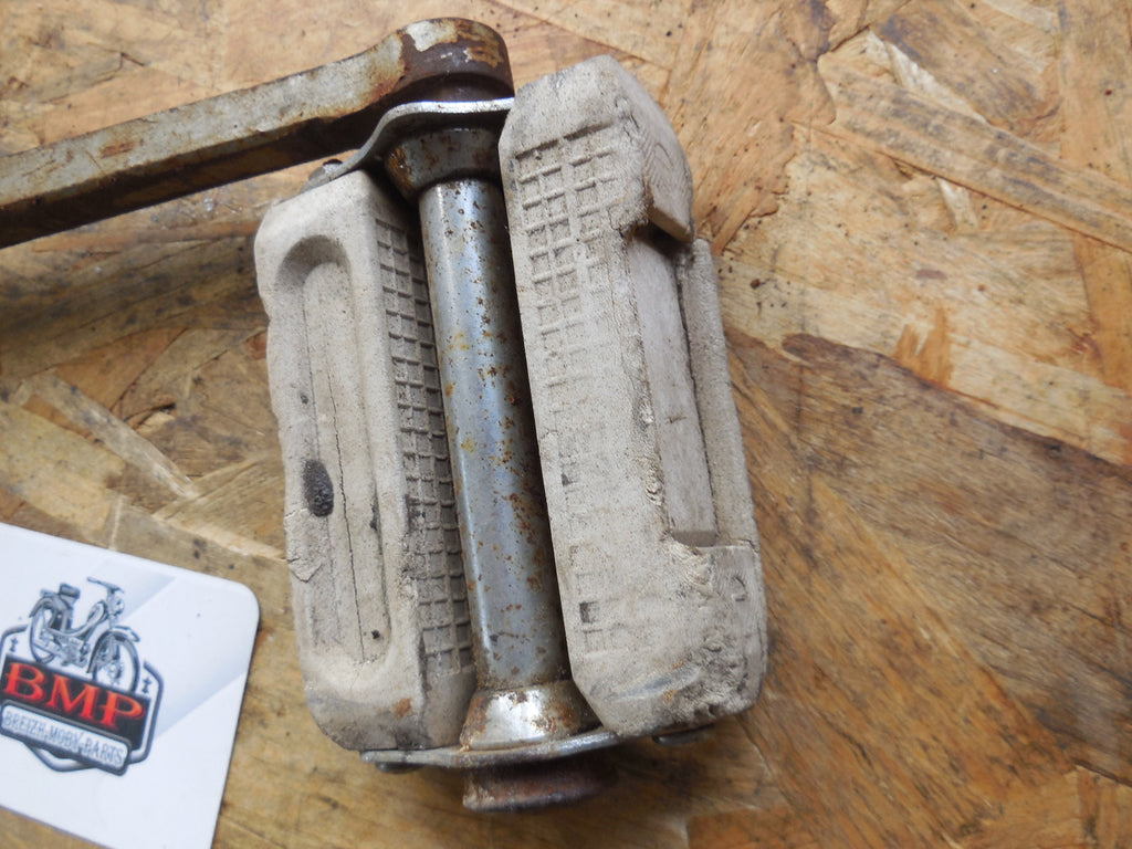 pédale mobylette motobécane av 32 – Breizh Moby Parts